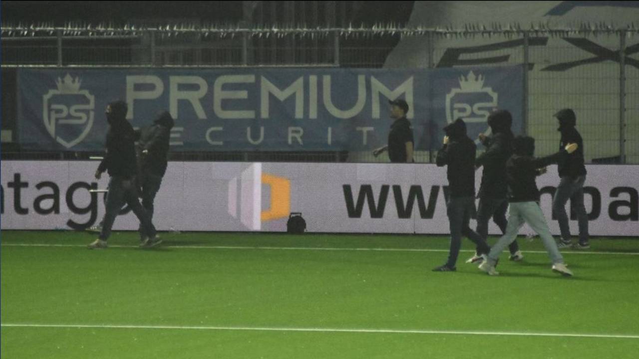 Steward bewusteloos bij rellen in stadion FC Den Bosch - Omroep Brabant