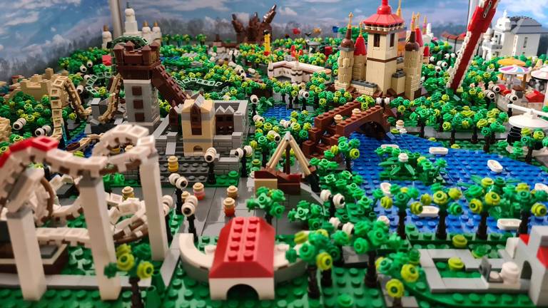 Lego-salontafel vol Efteling-iconen laat het internet kwijlen: 'Het is ...