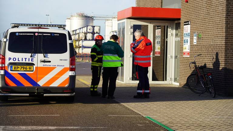Acht gewonden bij ongeluk met gevaarlijke damp bij bedrijf in Moerdijk ...
