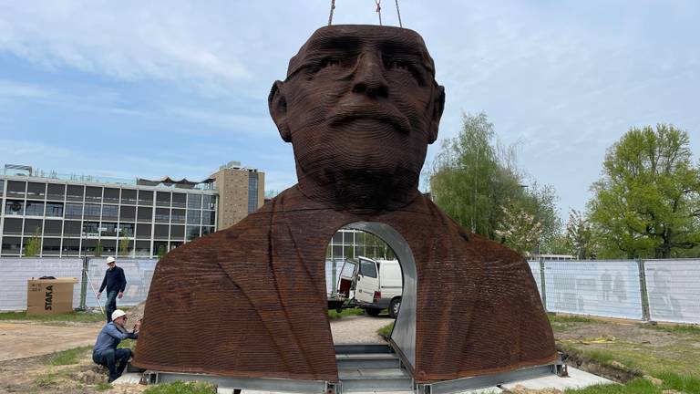 Gerard Philips is weer thuis: 'Dit beeld wordt iconisch' - Omroep Brabant