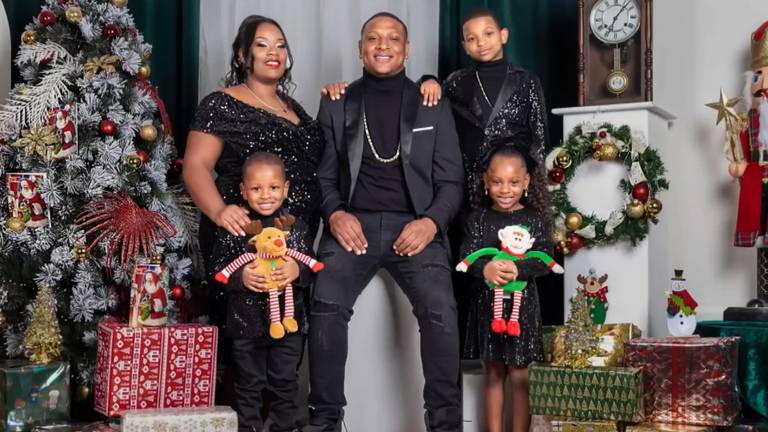 Weduwe vol vragen na moord op rapper Boechi: 'Waarom moest hij dood ...