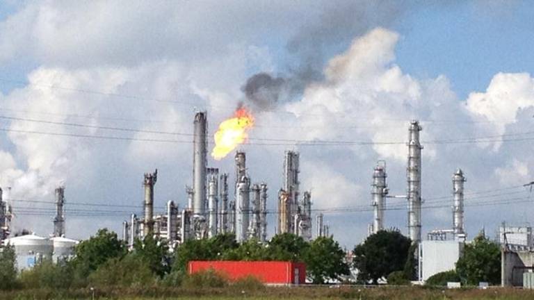 Storing Shell Moerdijk voorbij, fakkelen wordt minder - Omroep Brabant