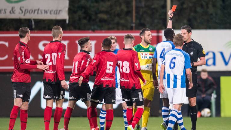 Tien man van FC Eindhoven sterker dan Helmond Sport: 'Als team gevochten' - Omroep Brabant