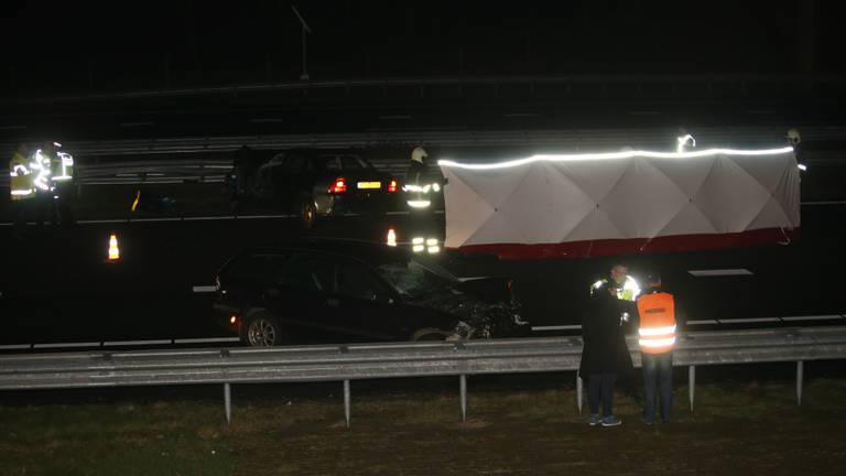 Dode bij ongeluk op A50 bij Schaijk, snelweg urenlang afgesloten en verkeer omgeleid - Omroep ...