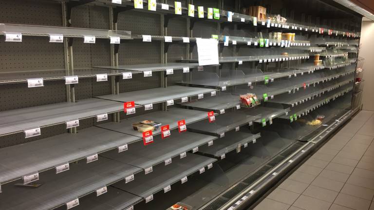 Lege schappen in Albert Heijn Berghem, ondernemer zou conflict hebben ...