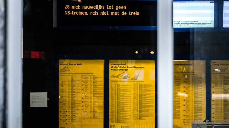Zeer drukke ochtendspits door staking openbaar vervoer - Omroep Brabant Zeer drukke ochtendspits door staking openbaar vervoer - Omroep Brabant