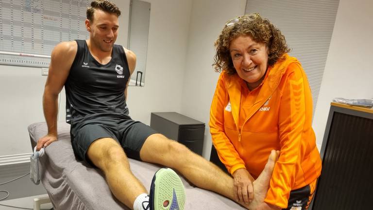 Ada is een luisterend oor voor de korfballers van de Nederlandse ploeg ...