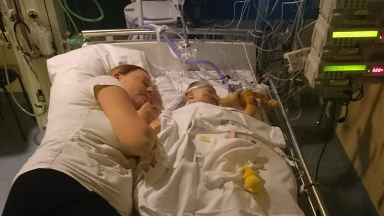 Het leven van baby Lucas werd gered in ziekenhuis dat nu dicht moet ...